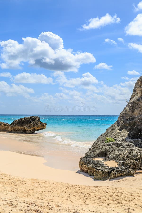 A Bermudan Beach stock image. Image of formation, calm - 121257867