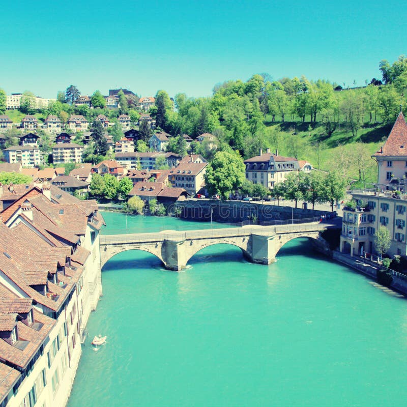 Bern- Und Aare-Fluss, Die Schweiz Stockbild - Bild von quadrat, grün ...