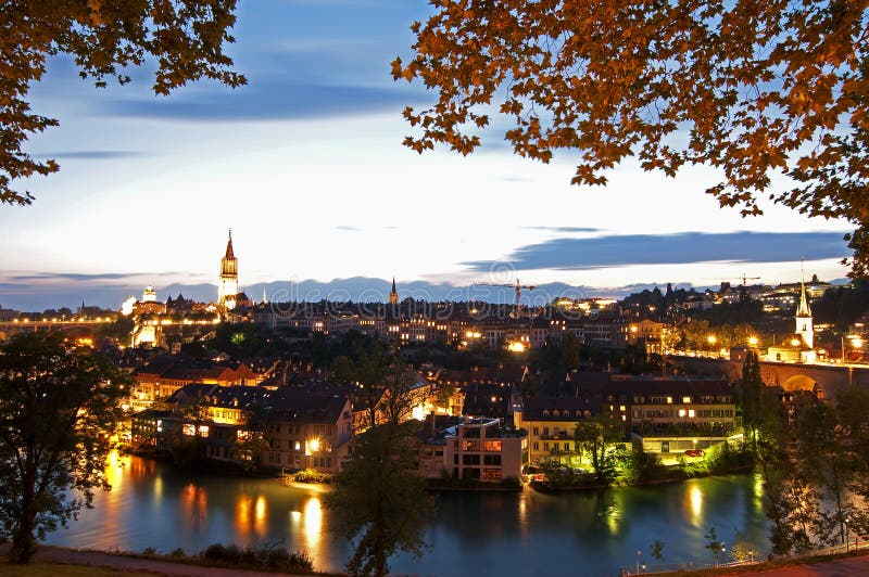 Noite Do Inverno Em Berna, Switzerland Imagem de Stock - Imagem de ...