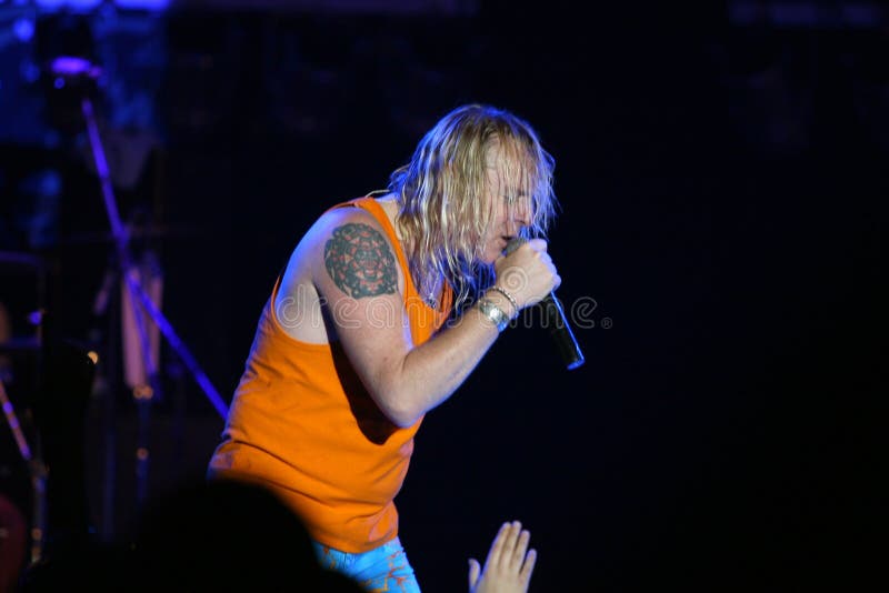 Bernie Shaw editorial stock photo. Image of show, sound - 30324903