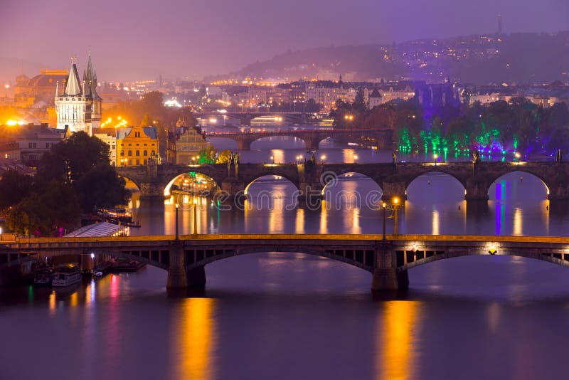 De Bruggen Van Praag Over Vltava-Rivier In De Avond, Praha, Tsjechische ...
