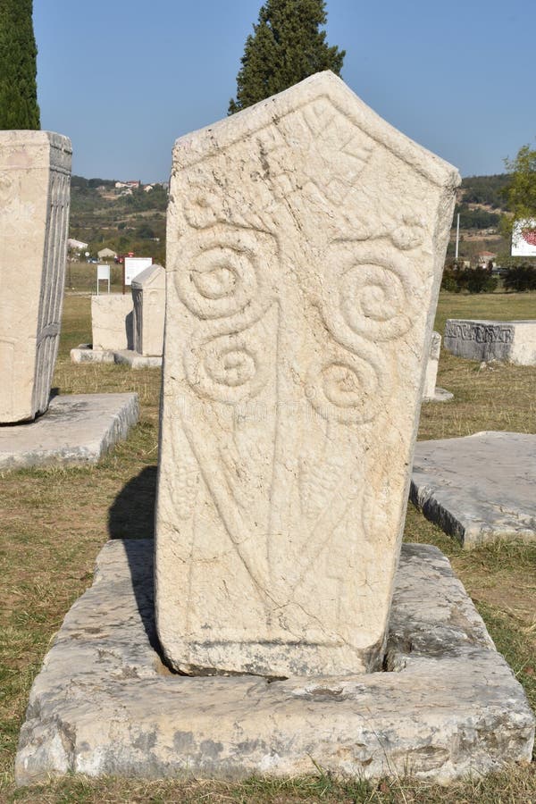 Beroemde Stecci in Het Middeleeuwse Necropool Van Radimlja Redactionele ...