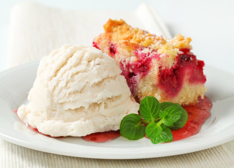 Berry Fruit Crumble Slice with Ice Cream Stock Image - Image of sweet ...