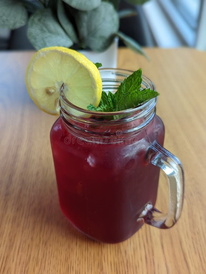 Berry Iced Tea Lemon Cool Drink Stock Image - Image of drink, cool ...