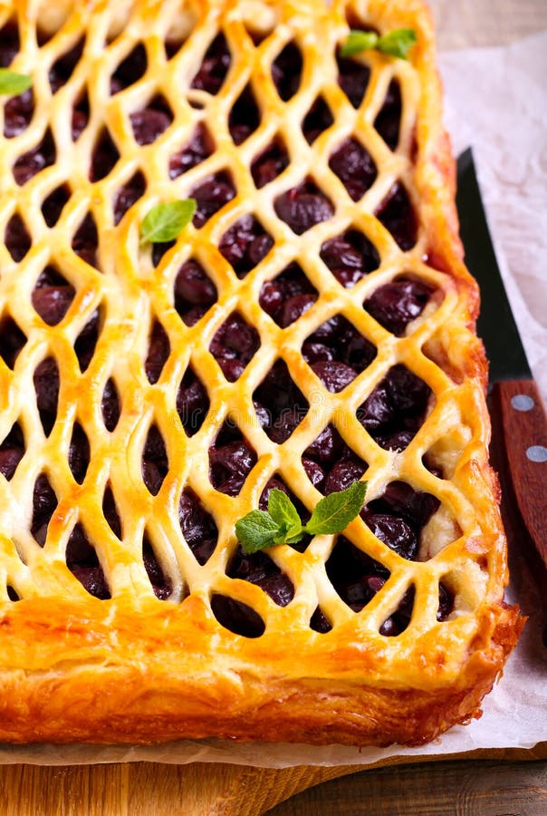 Berry puff pastry lattice stock image. Image of filling - 69253631