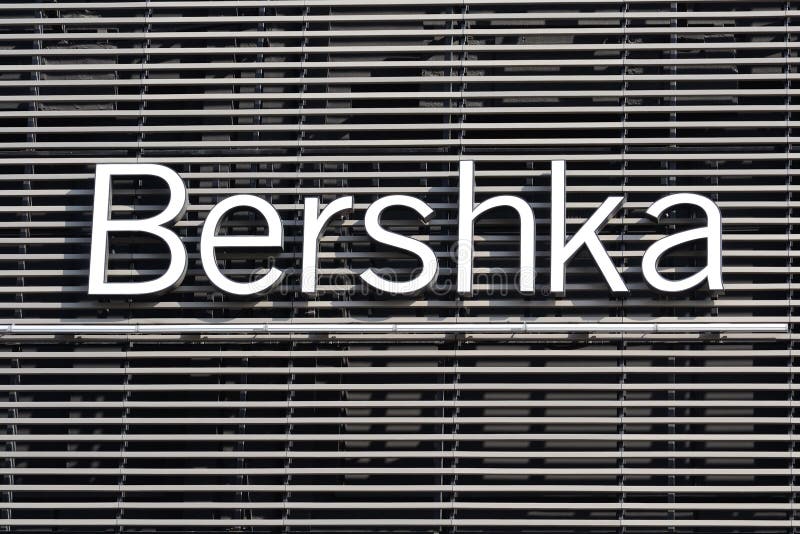 Bershka Logo editorial image. Image of boutique, building - 20125635