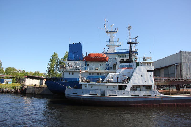 Berth editorial photo. Image of place, beach, dock, mind - 56398746