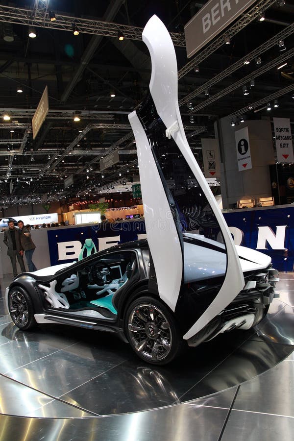 Bertone Pandion Concept Car Editorial Stock Photo - Image of concept ...