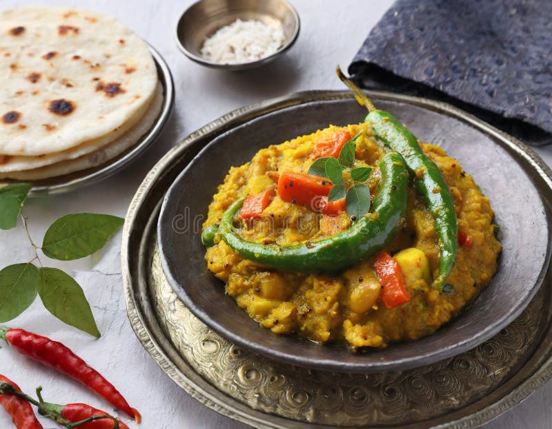 Indian Lunch Food Besan Mirchi Stock Illustration - Illustration of ...