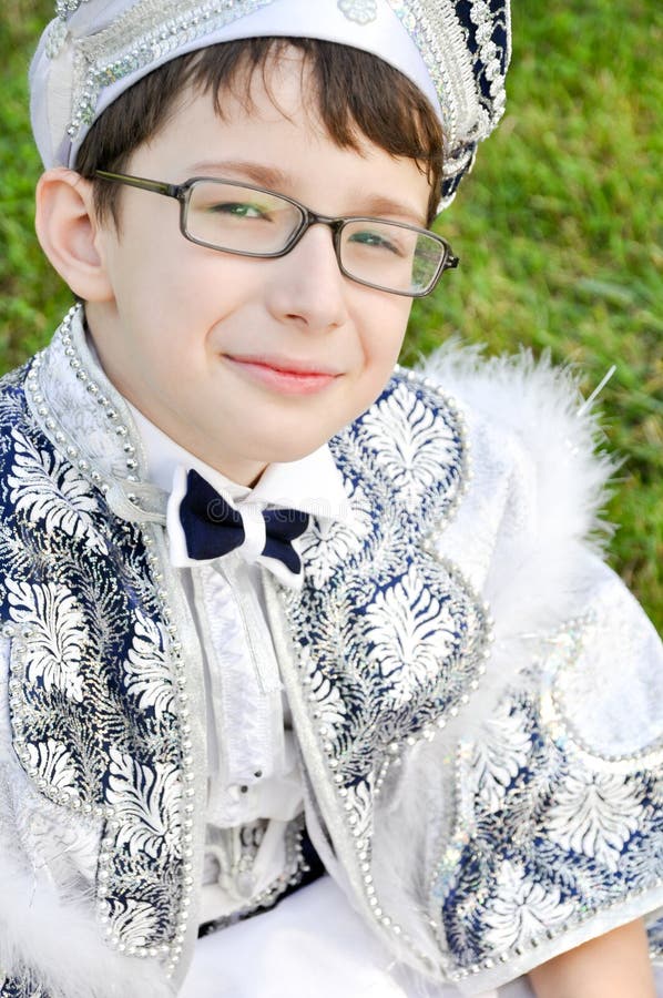 Besnijdeniskinderen - Sunnet-kinderen Stock Afbeelding - Image of islam ...