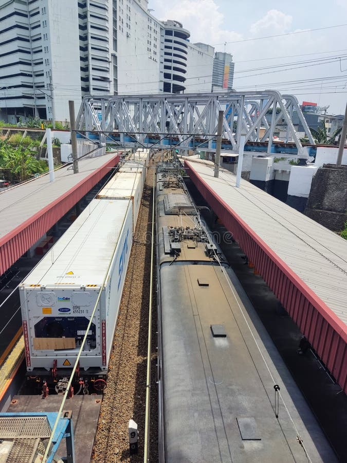 The Best Portrait at One of the Indonesian Stations B Editorial Photo ...