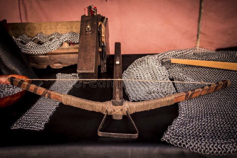 Besta Medieval Feita Da Madeira E Do Metal Foto de Stock - Imagem de ...