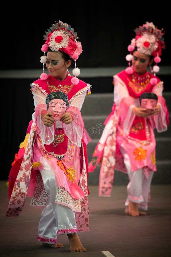Betawi Mask Dance Performance at Parade Tari Nusantara 2014 Editorial ...