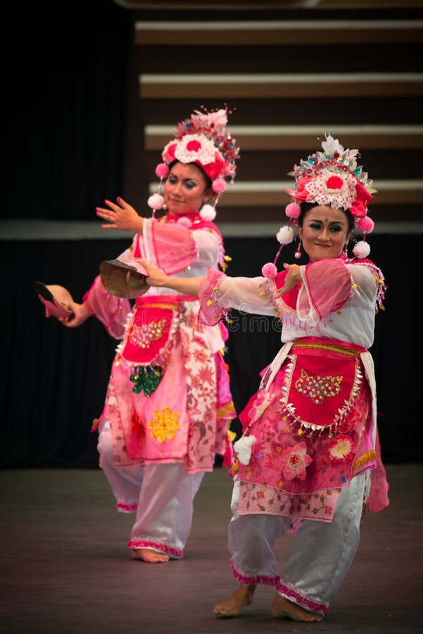 Betawi Mask Dance Performance at Parade Tari Nusantara 2014 Editorial ...