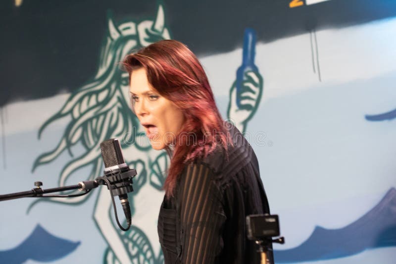 Beth Hart Films a Session in Brooklyn Editorial Image - Image of hart ...