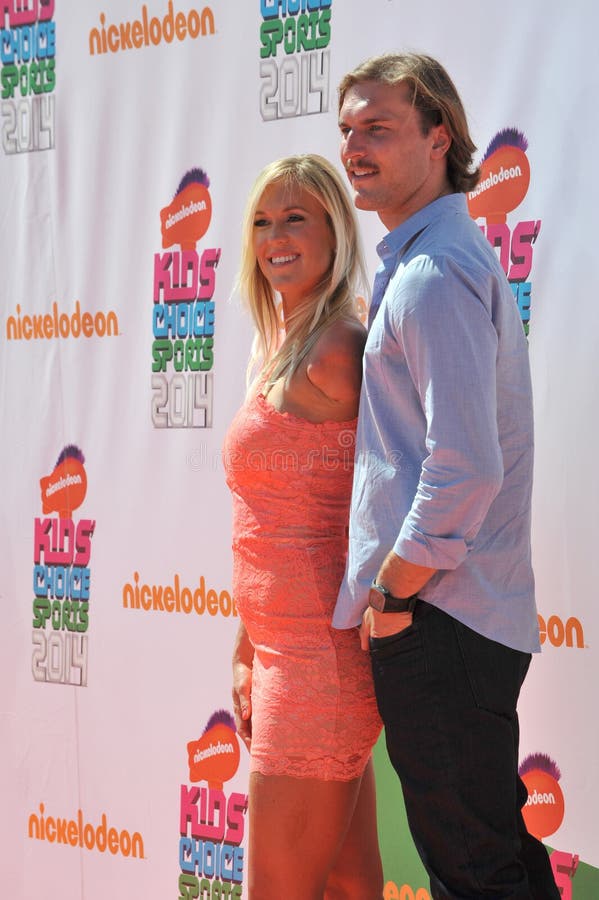 Bethany Hamilton & Adam Dirks Immagine Editoriale - Immagine di sposo ...