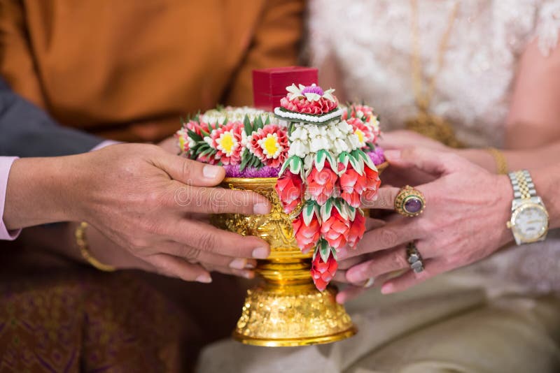 Betrothal immagine stock. Immagine di espettorato, fiore - 40702121