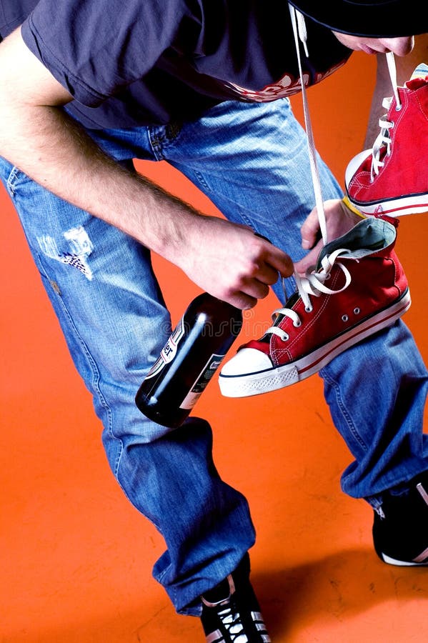 Betrunken, krank stockfoto. Bild von lehnen, schwanken - 1960490