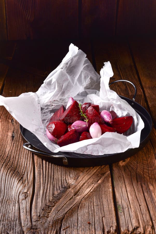 Betteraves Rouges Cuites Au Four Par Four Image stock - Image du carter ...