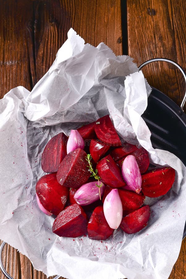 Betteraves Rouges Cuites Au Four Par Four Image stock - Image du carter ...