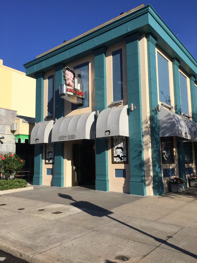 Betty Boop Store editorial stock image. Image of tourism - 85049044