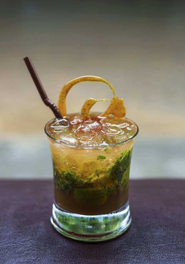 Mojito - bevanda alcolica fotografia stock. Immagine di freddo - 2972708