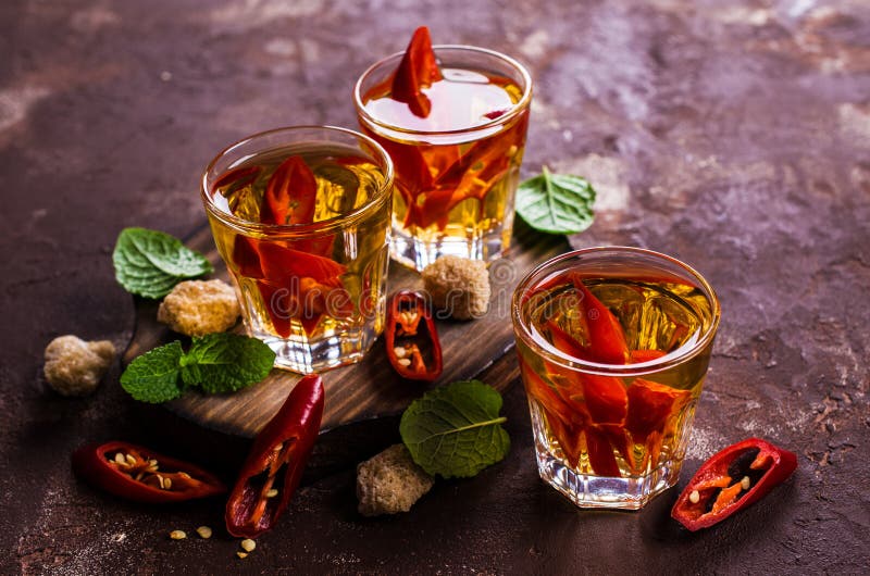 Bevanda Alcolica Trasparente Immagine Stock - Immagine di alcoolizzato ...