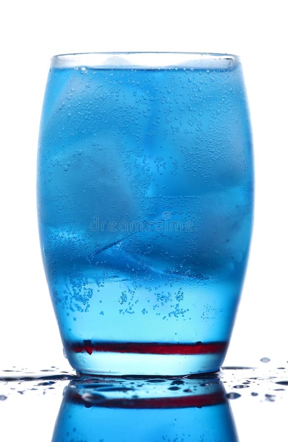 Bevanda blu energica immagine stock. Immagine di gocce - 18227151