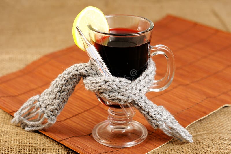 Bevanda calda per malato immagine stock. Immagine di febbre - 22301091