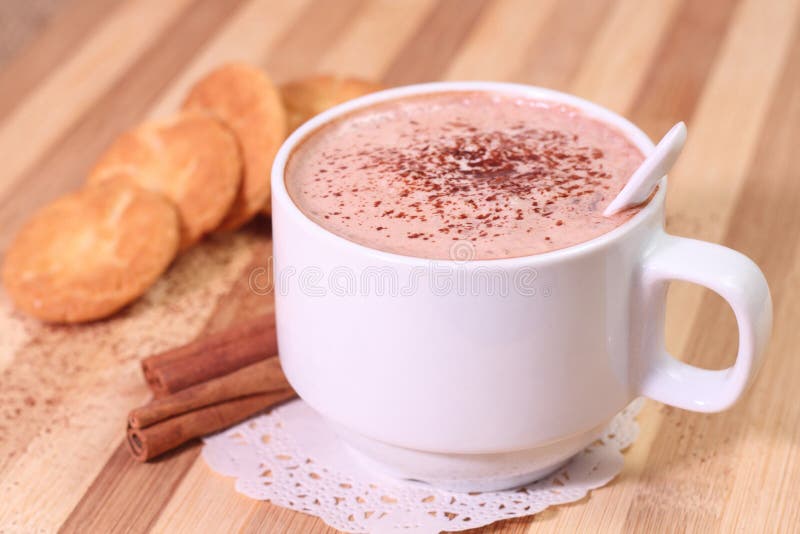 Bevanda Della Cioccolata Calda Immagine Stock - Immagine di latte ...