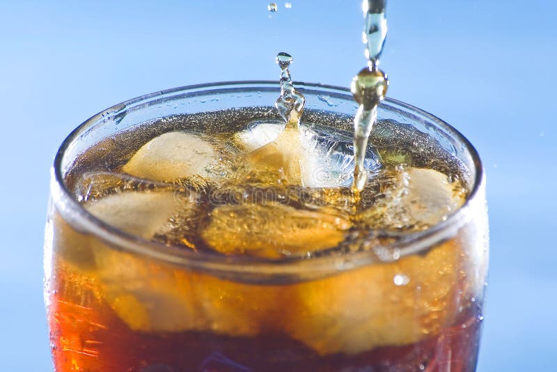 Bevanda Fredda Della Soda Del Rinfresco Della Spruzzata Immagine Stock ...