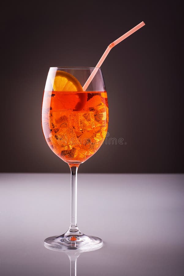 Bevanda fresca esotica fotografia stock. Immagine di colorato - 51805242