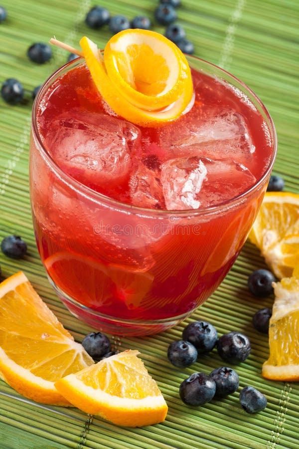 Bevanda Rossa Con Il Ribes Nero Fotografia Stock - Immagine di fresco ...