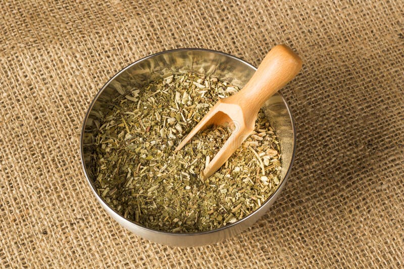 Bevanda Tradizionale Dell'erba Mate Con Gli Accessori Immagine Stock ...