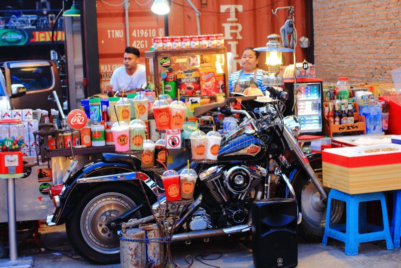 Beverage shop editorial image. Image of selling, night - 69855940