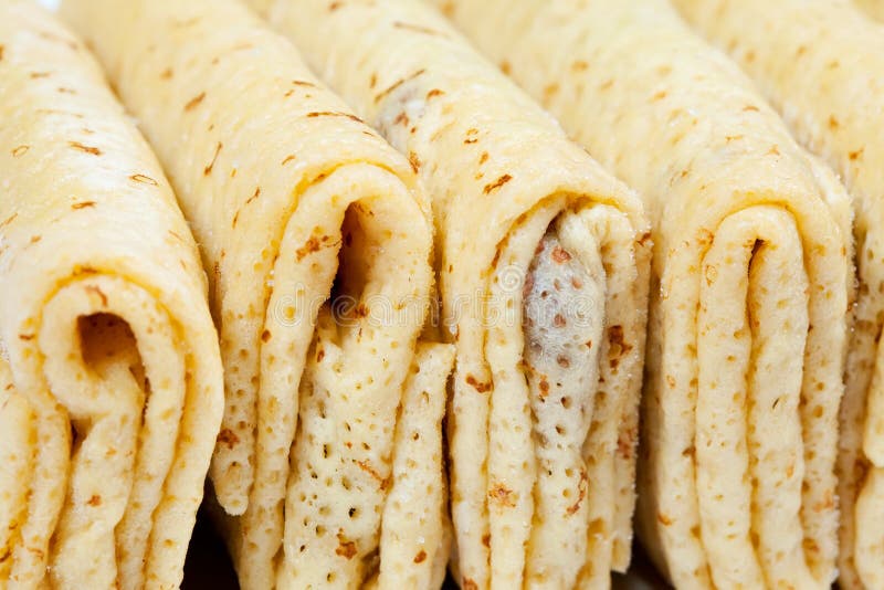 Gevulde pannekoek stock foto. Image of gastronomisch - 30707524