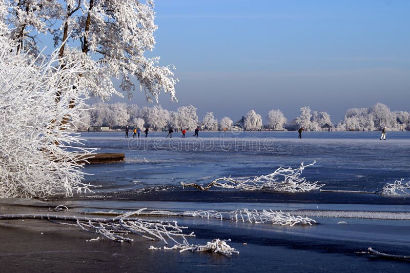 Schaatsen Op Een Meer in Holland Stock Afbeelding - Image of vleten ...