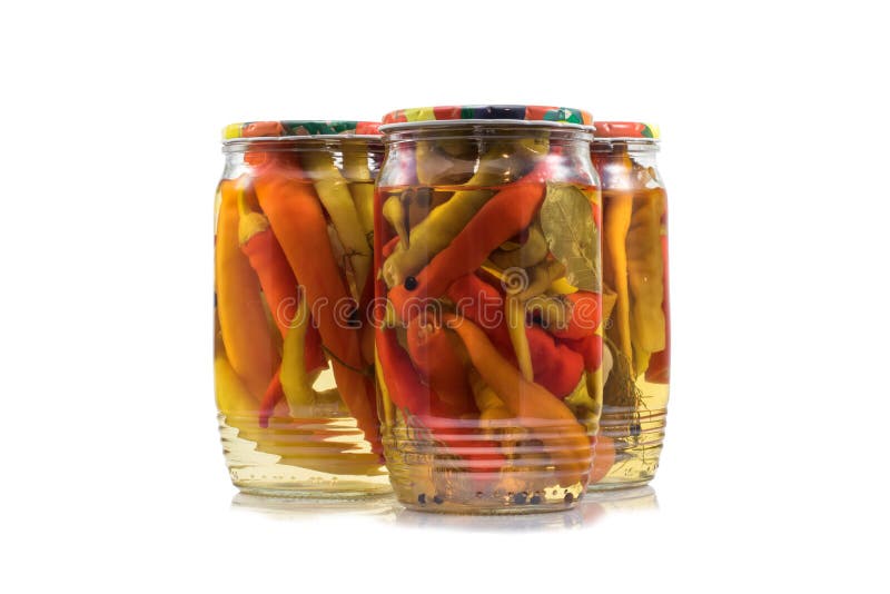 Ingelegde Spaanse Pepers of Spaanse Peper in Azijn, Zuur En Kruidig ...