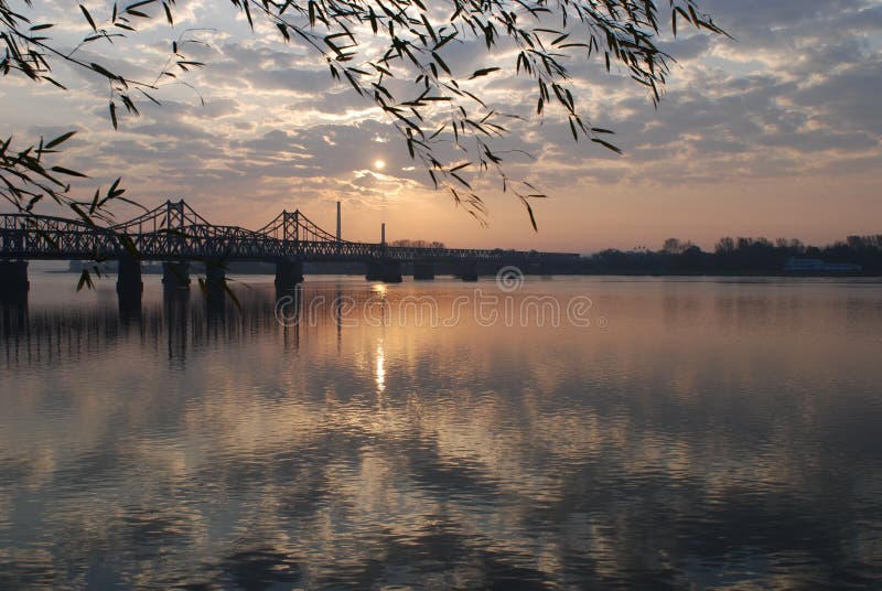 Bezinning stock afbeelding. Image of zonsondergang, bezinning - 6859997