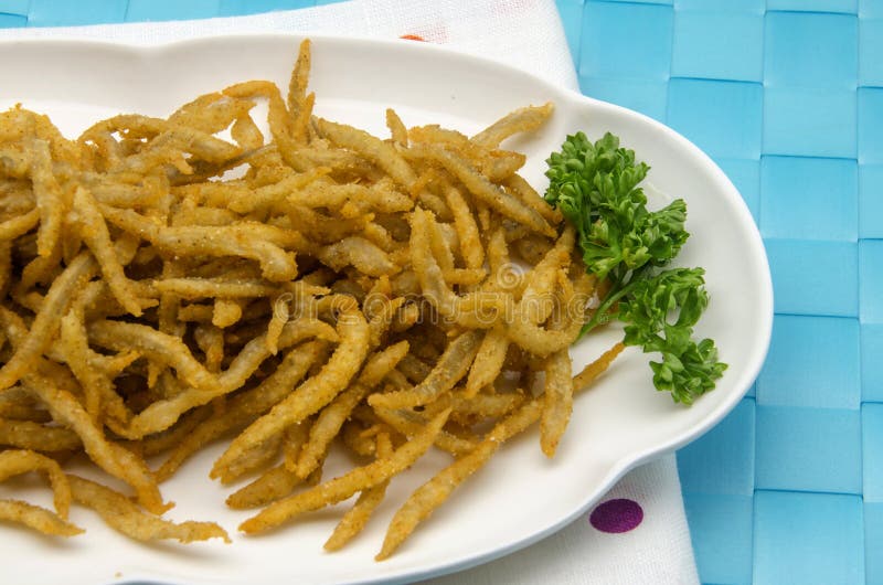 Bianchetti fritti fotografia stock. Immagine di insalata - 48419890