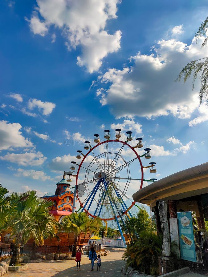 Bianglala editorial photo. Image of landmark, fair, resort - 232647156