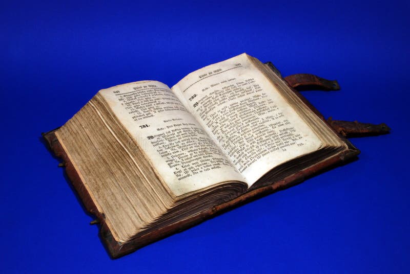 Biblia antigua foto de archivo. Imagen de paginaciones - 3642154