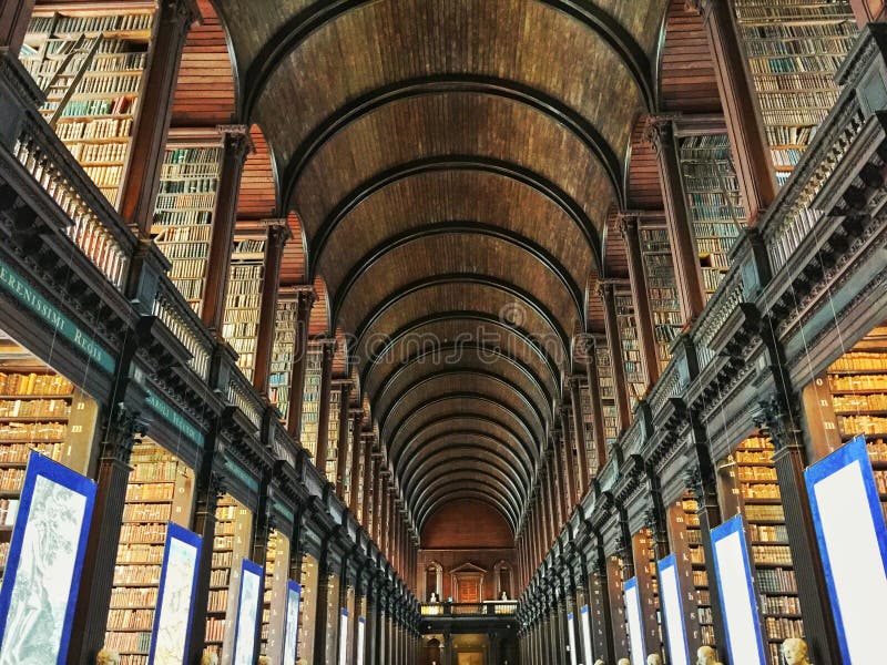 Biblioteca Di Trinity College Dublin Ireland Immagine Stock - Immagine ...