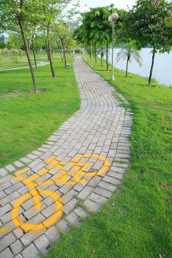 Stone Path with Green Grass Stock Photo - Image of green, lawn: 16234104