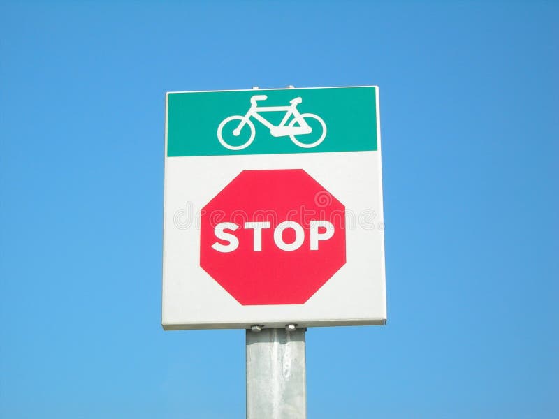 Trail Sign And Arrow At Woods Trailhead Stock Image - Image of start ...