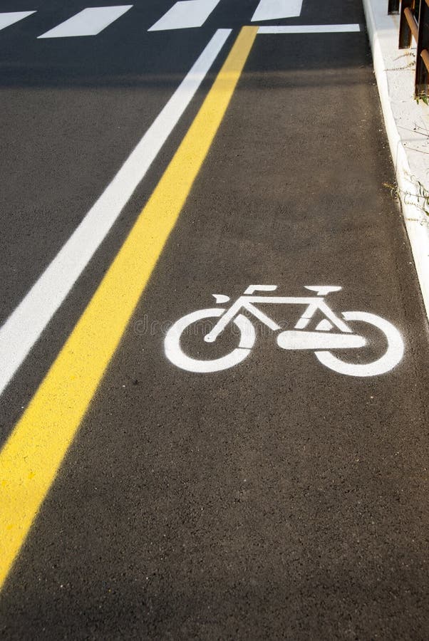 Bicycle Symbol on Green Asphalt Road, Surface Rough of Bike Lane ...