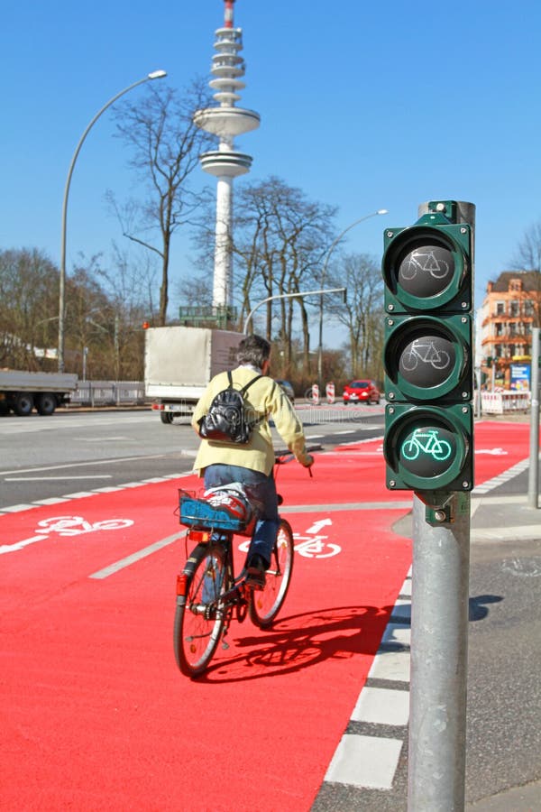 Bicycle traffic light editorial stock image. Image of path - 202532329