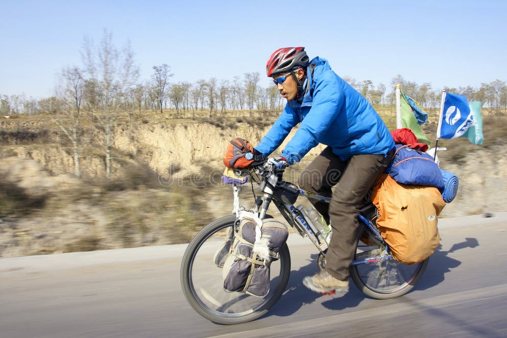 Bicycle traveller editorial photo. Image of tree, tripper - 21819896