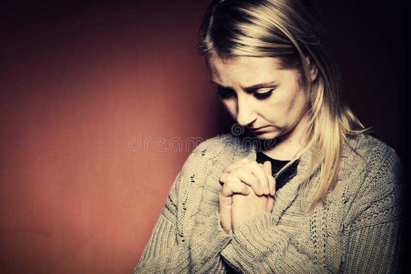 Biddende Vrouw stock afbeelding. Image of één, grunge - 53243015