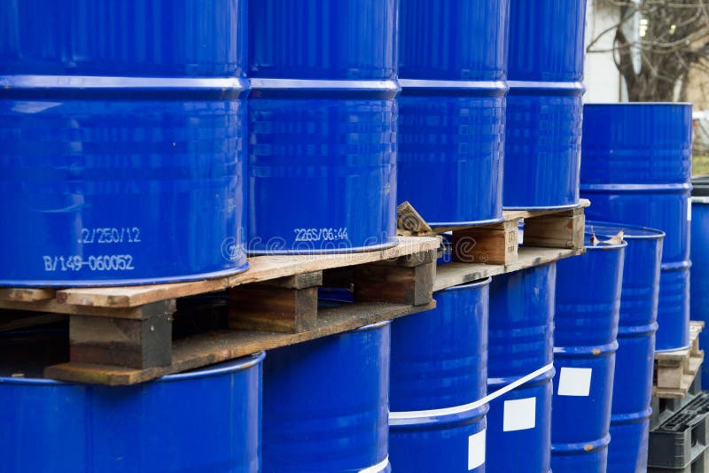 Bidones de aceite foto de archivo. Imagen de sustancia - 29119524